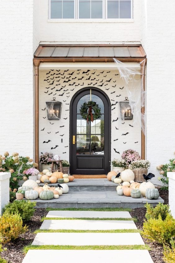 27 Beautiful Fall Porch Decorating Ideas – jane at home