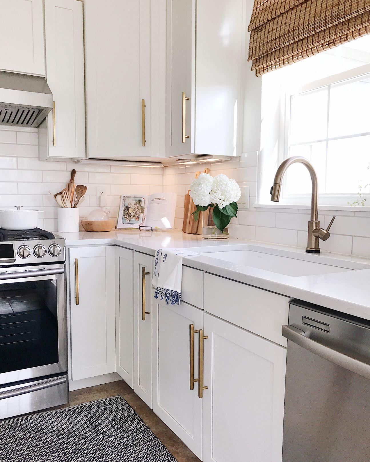 2026 Kitchen Color Trends and Best White Paints for Kitchen Cabinets ...